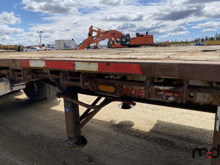 2004 Doepker Super B-Train Flatbed Trailer
